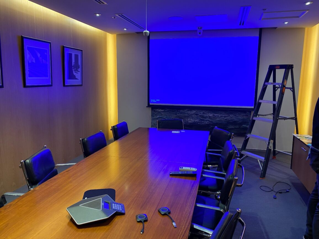 Boardroom Audio Visual Services for Seamless Connectivity